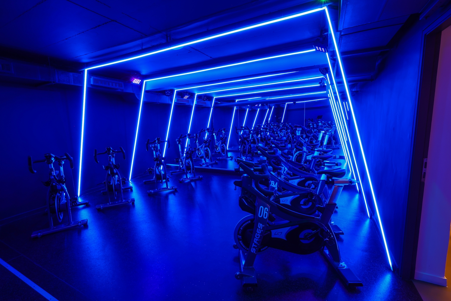 EVERYBODY – ATHENS BOUTIQUE FITNESS STUDIO